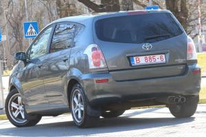 Pelēks Toyota Corolla Verso 2007 Rīga, ar dzinēja tilpumu 2.20 L un nobraukumu 383 tūkst. km par 1690 €, foto 5 vietnē AUTOMOTO.COM.LV