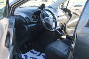 Pelēks Toyota Corolla Verso 2007 Rīga, ar dzinēja tilpumu 2.20 L un nobraukumu 383 tūkst. km par 1690 €, foto 8 vietnē AUTOMOTO.COM.LV