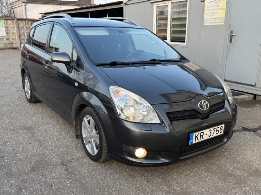 Pelēks Toyota Corolla Verso 2007 Rīga, ar dzinēja tilpumu 2.20 L un nobraukumu 361 tūkst. km par 2180 €, foto 1 vietnē AUTOMOTO.COM.LV