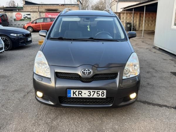 Grey Toyota Corolla Verso 2007 in Riga, with an engine capacity of 2.20 L and mileage of 361 thousand km for 2180 €, photo 5 on AUTOMOTO.COM.LV