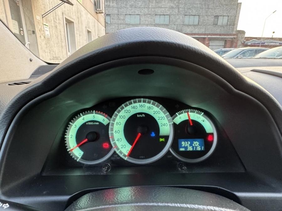 Pelēks Toyota Corolla Verso 2007 Rīga, ar dzinēja tilpumu 2.20 L un nobraukumu 361 tūkst. km par 2180 €, foto 8 vietnē AUTOMOTO.COM.LV
