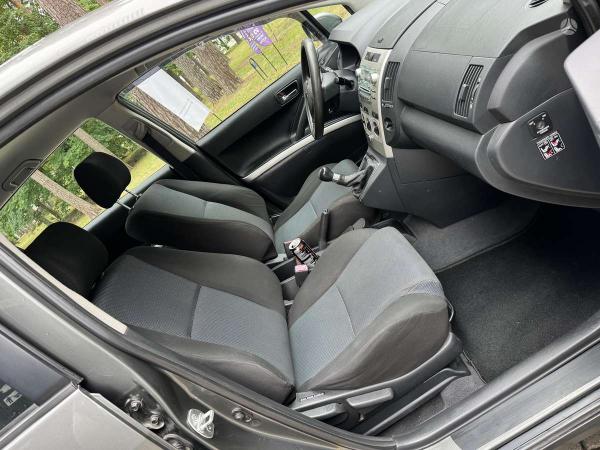 Pelēks Toyota Corolla Verso 2007 Alīta, ar dzinēja tilpumu 2.23 L un nobraukumu 421 tūkst. km par 3499 €, foto 6 vietnē AUTOMOTO.COM.LV