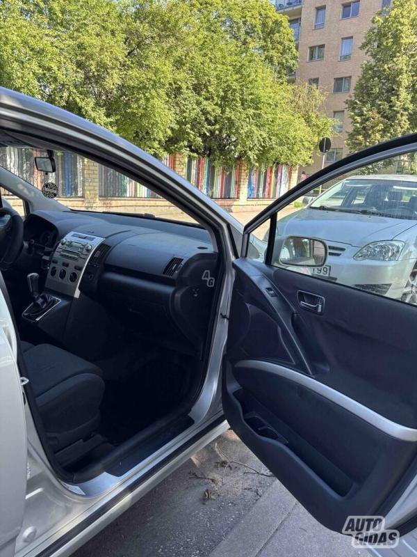 Pelēks Toyota Corolla Verso 2007 Viļņa, ar dzinēja tilpumu 2.20 L un nobraukumu 274 tūkst. km par 2750 €, foto 10 vietnē AUTOMOTO.COM.LV