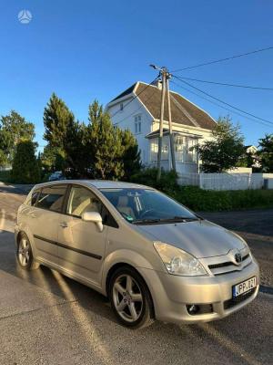 Pelēks Toyota Corolla Verso 2007 Šilutė, ar dzinēja tilpumu 2.20 L un nobraukumu 314 tūkst. km par 2200 €, foto 7 vietnē AUTOMOTO.COM.LV