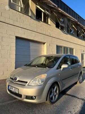 Pelēks Toyota Corolla Verso 2007 Šilutė, ar dzinēja tilpumu 2.20 L un nobraukumu 314 tūkst. km par 2200 €, foto 8 vietnē AUTOMOTO.COM.LV