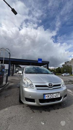 Pelēks Toyota Corolla Verso 2007 Viļņa, ar dzinēja tilpumu 0.00 L un nobraukumu 320 tūkst. km par 2200 €, foto  vietnē AUTOMOTO.COM.LV