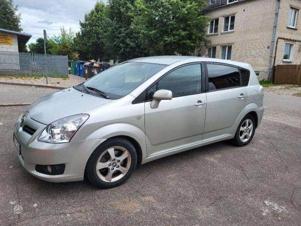 Pelēks Toyota Corolla Verso 2007 Panevēža, ar dzinēja tilpumu 2.23 L un nobraukumu 255 tūkst. km par 2700 €, foto 6 vietnē AUTOMOTO.COM.LV