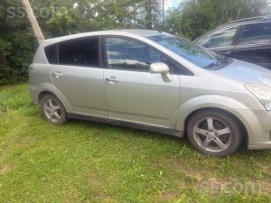 Pelēks Toyota Corolla Verso 2007 Rēzekne, ar dzinēja tilpumu 2.20 L un nobraukumu 338 tūkst. km par 700 €, foto 3 vietnē AUTOMOTO.COM.LV