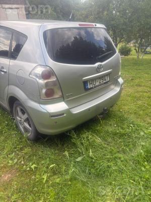 Pelēks Toyota Corolla Verso 2007 Rēzekne, ar dzinēja tilpumu 2.20 L un nobraukumu 338 tūkst. km par 700 €, foto 5 vietnē AUTOMOTO.COM.LV