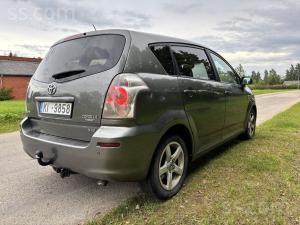 Pelēks Toyota Corolla Verso 2007 Preiļi, ar dzinēja tilpumu 2.20 L un nobraukumu 268 tūkst. km par 1800 €, foto 4 vietnē AUTOMOTO.COM.LV