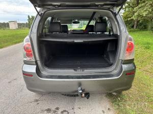 Pelēks Toyota Corolla Verso 2007 Preiļi, ar dzinēja tilpumu 2.20 L un nobraukumu 268 tūkst. km par 1800 €, foto 8 vietnē AUTOMOTO.COM.LV