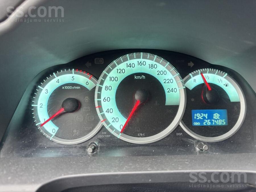Pelēks Toyota Corolla Verso 2007 Preiļi, ar dzinēja tilpumu 2.20 L un nobraukumu 268 tūkst. km par 1800 €, foto 14 vietnē AUTOMOTO.COM.LV