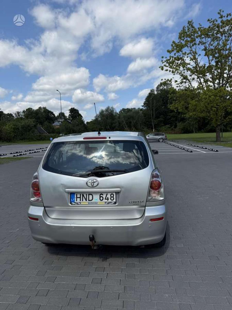 Pelēks Toyota Corolla Verso 2007 Kauņa, ar dzinēja tilpumu 2.00 L un nobraukumu 275 tūkst. km par 1250 €, foto 5 vietnē AUTOMOTO.COM.LV