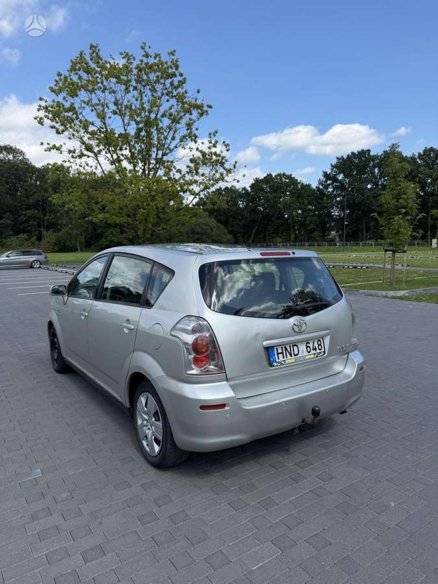 Pelēks Toyota Corolla Verso 2007 Kauņa, ar dzinēja tilpumu 2.00 L un nobraukumu 275 tūkst. km par 1250 €, foto 7 vietnē AUTOMOTO.COM.LV