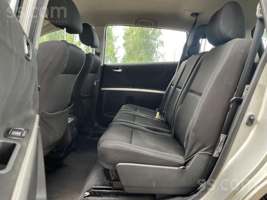 Pelēks Toyota Corolla Verso 2007 Rīga, ar dzinēja tilpumu 2.20 L un nobraukumu 304 tūkst. km par 1390 €, foto 8 vietnē AUTOMOTO.COM.LV