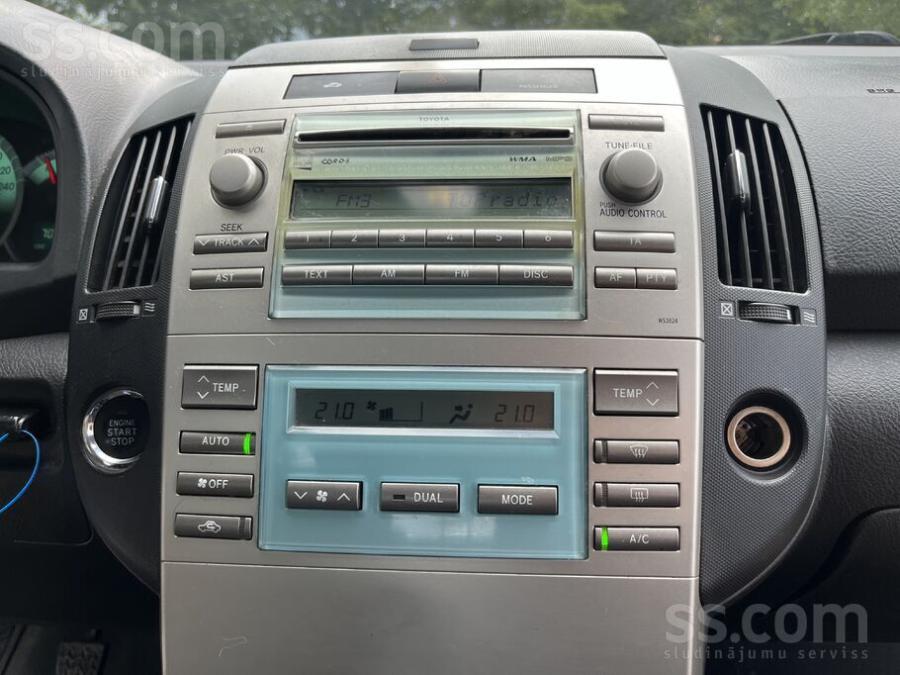 Pelēks Toyota Corolla Verso 2007 Rīga, ar dzinēja tilpumu 2.20 L un nobraukumu 304 tūkst. km par 1390 €, foto 10 vietnē AUTOMOTO.COM.LV