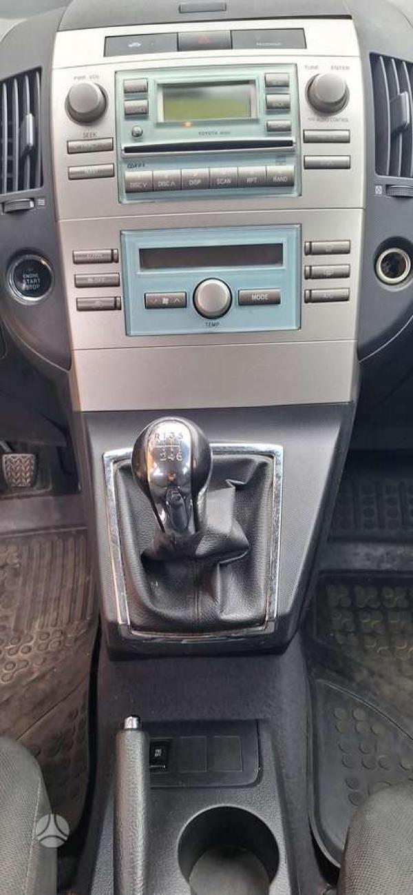 Grey Toyota Corolla Verso 2007 in Marijampole, with an engine capacity of 2.23 L and mileage of 311 thousand km for 2000 €, photo 9 on AUTOMOTO.COM.LV
