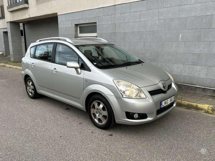 Grey Toyota Corolla Verso 2007 in Vilnius, with an engine capacity of 1.80 L and mileage of 281 thousand km for 2200 €, photo 5 on AUTOMOTO.COM.LV