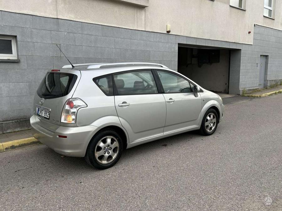 Grey Toyota Corolla Verso 2007 in Vilnius, with an engine capacity of 1.80 L and mileage of 281 thousand km for 2200 €, photo 7 on AUTOMOTO.COM.LV