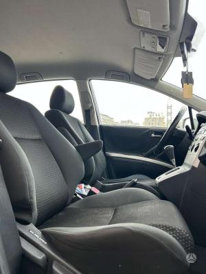 Grey Toyota Corolla Verso 2007 in Vilnius, with an engine capacity of 1.80 L and mileage of 281 thousand km for 2200 €, photo 8 on AUTOMOTO.COM.LV