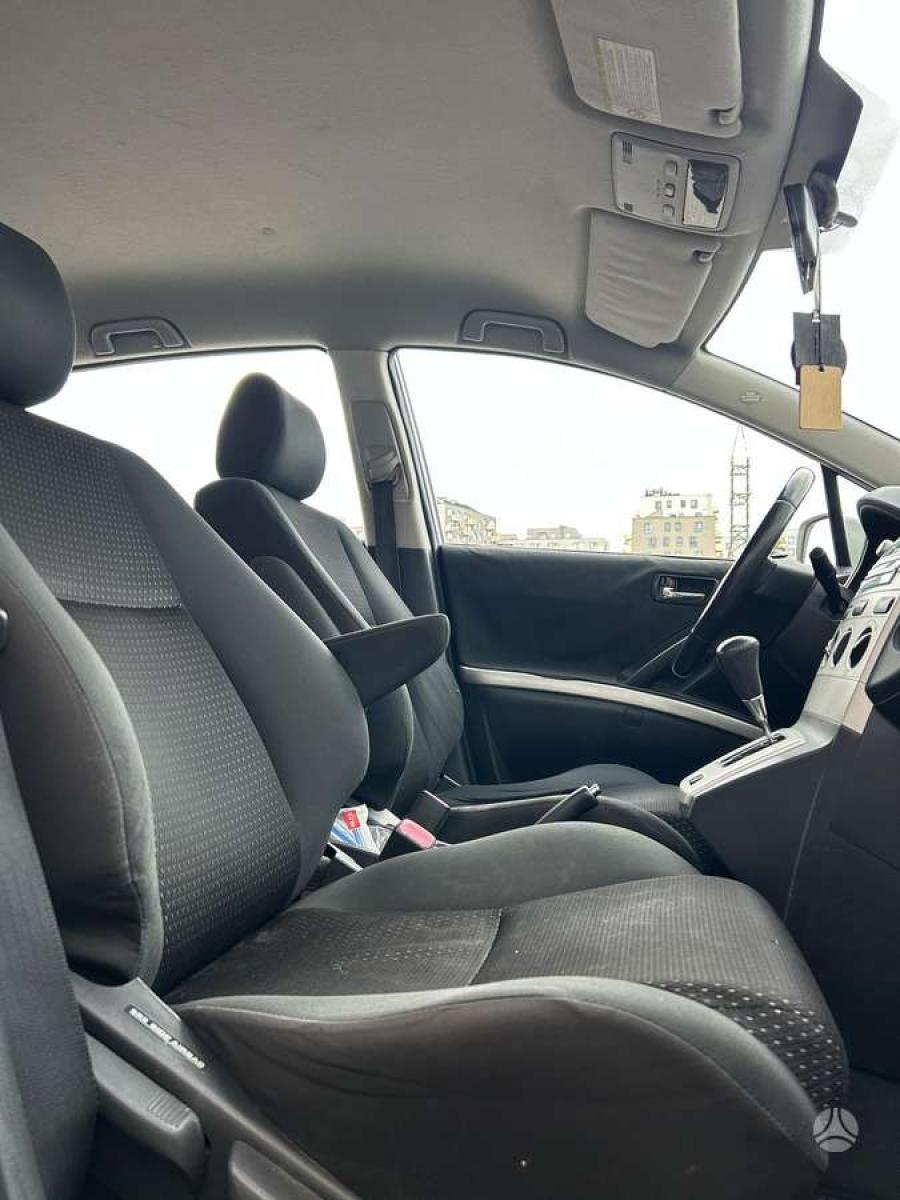 Grey Toyota Corolla Verso 2007 in Vilnius, with an engine capacity of 1.80 L and mileage of 281 thousand km for 2200 €, photo 8 on AUTOMOTO.COM.LV