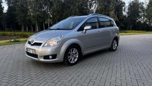 Grey Toyota Corolla Verso 2007 in Utena, with an engine capacity of 2.23 L and mileage of 152 thousand km for 3500 €, photo  on AUTOMOTO.COM.LV