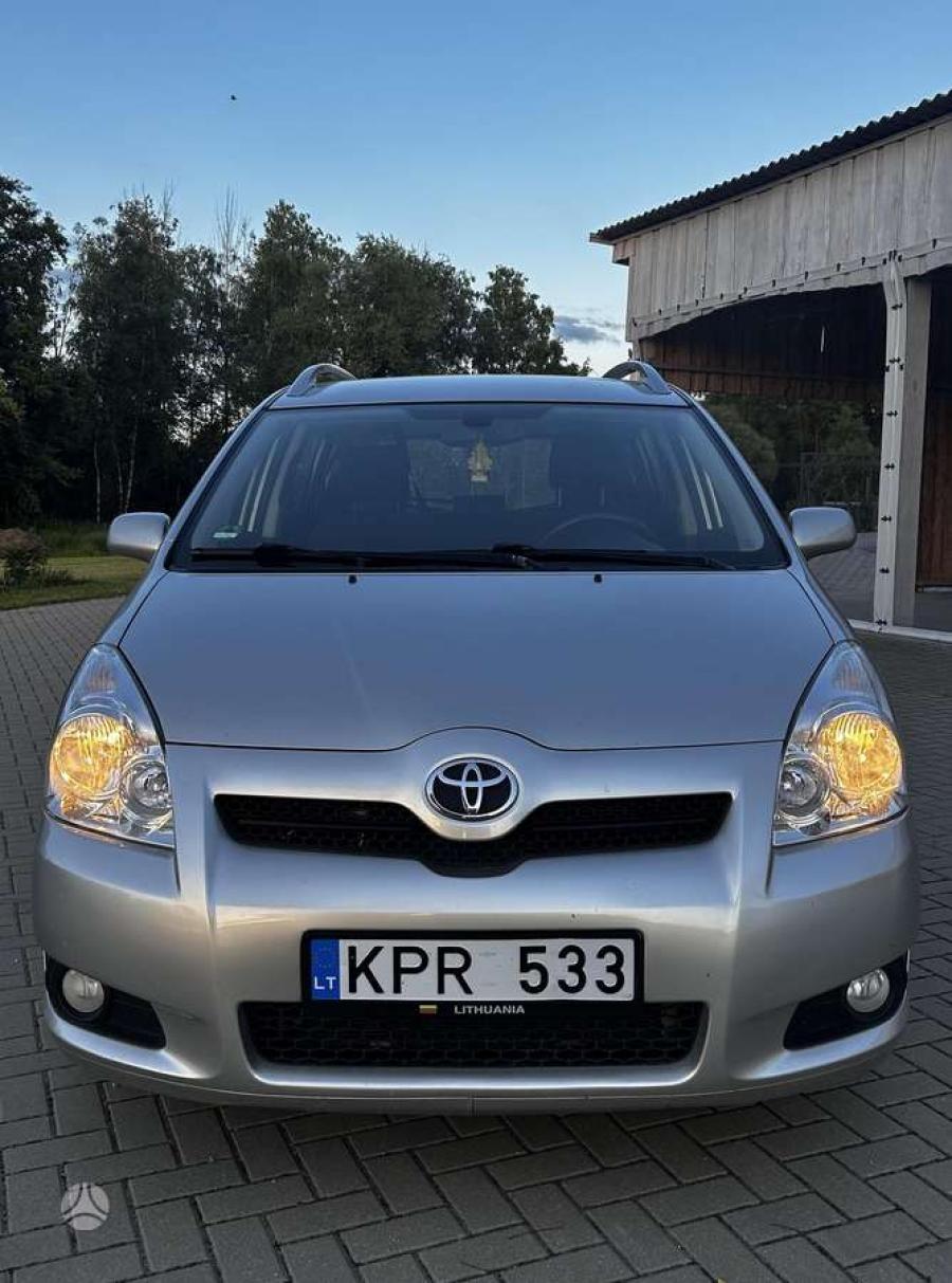 Grey Toyota Corolla Verso 2007 in Utena, with an engine capacity of 2.23 L and mileage of 152 thousand km for 3500 €, photo 8 on AUTOMOTO.COM.LV
