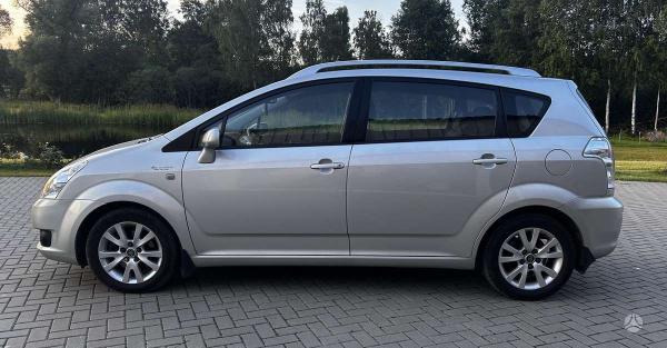 Grey Toyota Corolla Verso 2007 in Utena, with an engine capacity of 2.23 L and mileage of 152 thousand km for 3500 €, photo 8 on AUTOMOTO.COM.LV