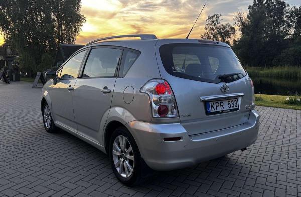 Grey Toyota Corolla Verso 2007 in Utena, with an engine capacity of 2.23 L and mileage of 152 thousand km for 3500 €, photo 10 on AUTOMOTO.COM.LV