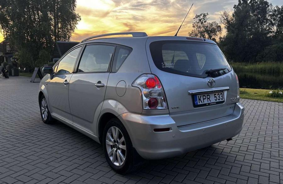Grey Toyota Corolla Verso 2007 in Utena, with an engine capacity of 2.23 L and mileage of 152 thousand km for 3500 €, photo 11 on AUTOMOTO.COM.LV