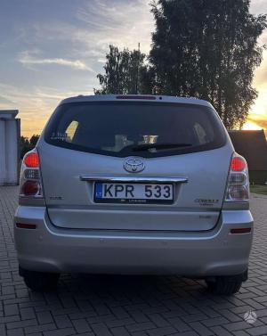 Grey Toyota Corolla Verso 2007 in Utena, with an engine capacity of 2.23 L and mileage of 152 thousand km for 3500 €, photo 12 on AUTOMOTO.COM.LV