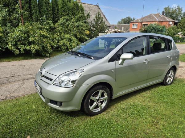 Grey Toyota Corolla Verso 2007 in Joniskis, with an engine capacity of 1.79 L and mileage of 518 thousand km for 2500 €, photo 2 on AUTOMOTO.COM.LV