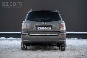 Pelēks Toyota Corolla Verso 2007 Rīga, ar dzinēja tilpumu 2.20 L un nobraukumu 255 tūkst. km par 1700 €, foto 5 vietnē AUTOMOTO.COM.LV