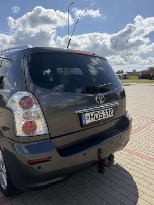Pelēks Toyota Corolla Verso 2007 Kauņa, ar dzinēja tilpumu 2.23 L un nobraukumu 349 tūkst. km par 2300 €, foto 8 vietnē AUTOMOTO.COM.LV