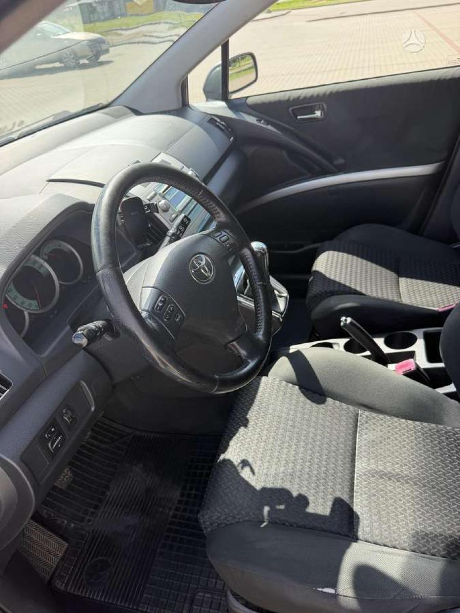 Pelēks Toyota Corolla Verso 2007 Kauņa, ar dzinēja tilpumu 2.23 L un nobraukumu 349 tūkst. km par 2300 €, foto 12 vietnē AUTOMOTO.COM.LV