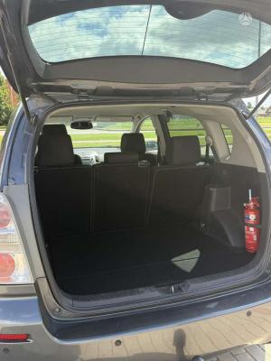 Pelēks Toyota Corolla Verso 2007 Kauņa, ar dzinēja tilpumu 2.23 L un nobraukumu 349 tūkst. km par 2300 €, foto 15 vietnē AUTOMOTO.COM.LV