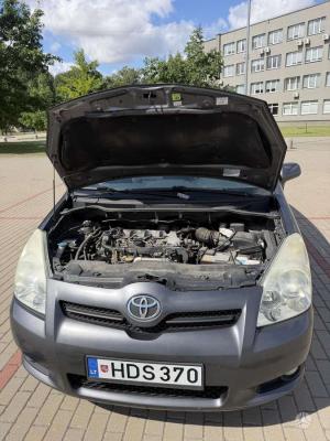 Pelēks Toyota Corolla Verso 2007 Kauņa, ar dzinēja tilpumu 2.23 L un nobraukumu 349 tūkst. km par 2300 €, foto 16 vietnē AUTOMOTO.COM.LV