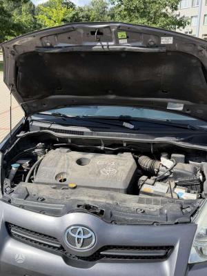 Pelēks Toyota Corolla Verso 2007 Kauņa, ar dzinēja tilpumu 2.23 L un nobraukumu 349 tūkst. km par 2300 €, foto 17 vietnē AUTOMOTO.COM.LV