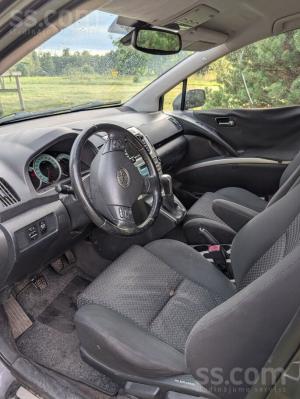 Pelēks Toyota Corolla Verso 2007 Ogre, ar dzinēja tilpumu 2.20 L un nobraukumu 303 tūkst. km par 1200 €, foto 5 vietnē AUTOMOTO.COM.LV