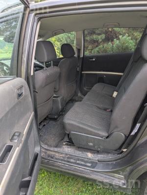 Pelēks Toyota Corolla Verso 2007 Ogre, ar dzinēja tilpumu 2.20 L un nobraukumu 303 tūkst. km par 1200 €, foto 8 vietnē AUTOMOTO.COM.LV