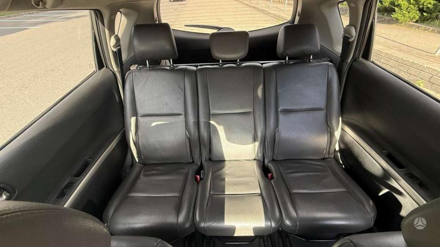 Pelēks Toyota Corolla Verso 2007 Viļņa, ar dzinēja tilpumu 2.23 L un nobraukumu 320 tūkst. km par 1650 €, foto 14 vietnē AUTOMOTO.COM.LV