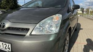 Pelēks Toyota Corolla Verso 2007 Viļņa, ar dzinēja tilpumu 2.23 L un nobraukumu 320 tūkst. km par 1650 €, foto 17 vietnē AUTOMOTO.COM.LV