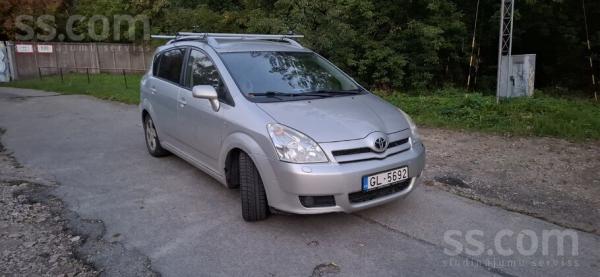 Pelēks Toyota Corolla Verso 2007 Rīga, ar dzinēja tilpumu 2.20 L un nobraukumu 0 tūkst. km par 1500 €, foto 3 vietnē AUTOMOTO.COM.LV
