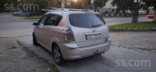 Pelēks Toyota Corolla Verso 2007 Rīga, ar dzinēja tilpumu 2.20 L un nobraukumu 0 tūkst. km par 1500 €, foto 6 vietnē AUTOMOTO.COM.LV