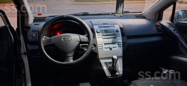 Pelēks Toyota Corolla Verso 2007 Rīga, ar dzinēja tilpumu 2.20 L un nobraukumu 0 tūkst. km par 1500 €, foto 8 vietnē AUTOMOTO.COM.LV