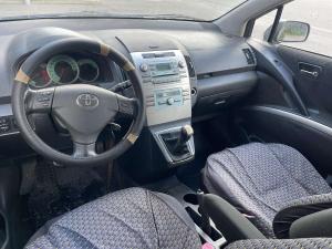 Pelēks Toyota Corolla Verso 2007 Kauņa, ar dzinēja tilpumu 2.23 L un nobraukumu 407 tūkst. km par 1650 €, foto 5 vietnē AUTOMOTO.COM.LV