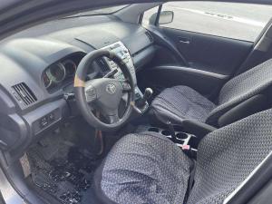 Pelēks Toyota Corolla Verso 2007 Kauņa, ar dzinēja tilpumu 2.23 L un nobraukumu 407 tūkst. km par 1650 €, foto 7 vietnē AUTOMOTO.COM.LV