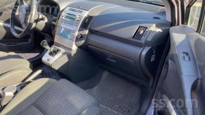 Pelēks Toyota Corolla Verso 2007 Liepāja, ar dzinēja tilpumu 1.80 L un nobraukumu 170 tūkst. km par 3800 €, foto 4 vietnē AUTOMOTO.COM.LV