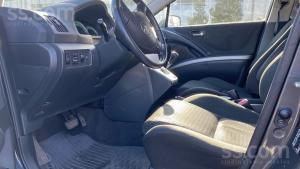 Pelēks Toyota Corolla Verso 2007 Liepāja, ar dzinēja tilpumu 1.80 L un nobraukumu 170 tūkst. km par 3800 €, foto 6 vietnē AUTOMOTO.COM.LV