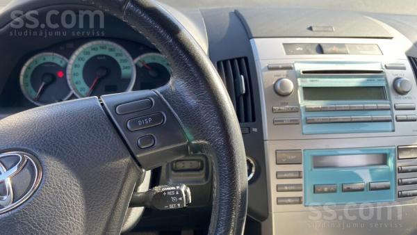 Toyota Corolla Verso 2007 Liepāja vietnē Pelēks Toyota Corolla Verso 2007 Liepāja, ar dzinēja tilpumu 1.80 L un nobraukumu 170 tūkst. km par 3800 €, foto 7 vietnē AUTOMOTO.COM.LV